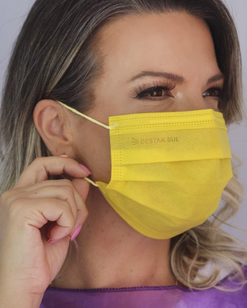 Máscara descartável cirúrgica amarela com elástico amarelo - Rosana Furman Andreatta - Especial ...
