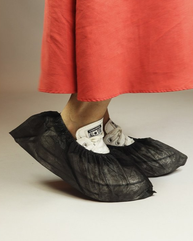 Propé sapatilha descartável preta (TNT) 40 g - Rosana Furman Andreatta - Especial Enf Care